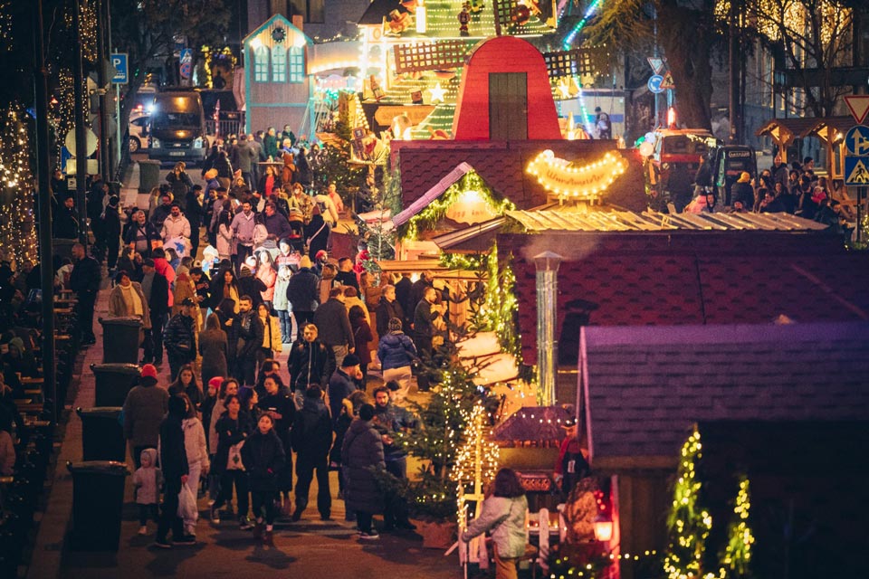 Tbilisi’s New Year Townlet to remain open until January 14 - Georgia Today